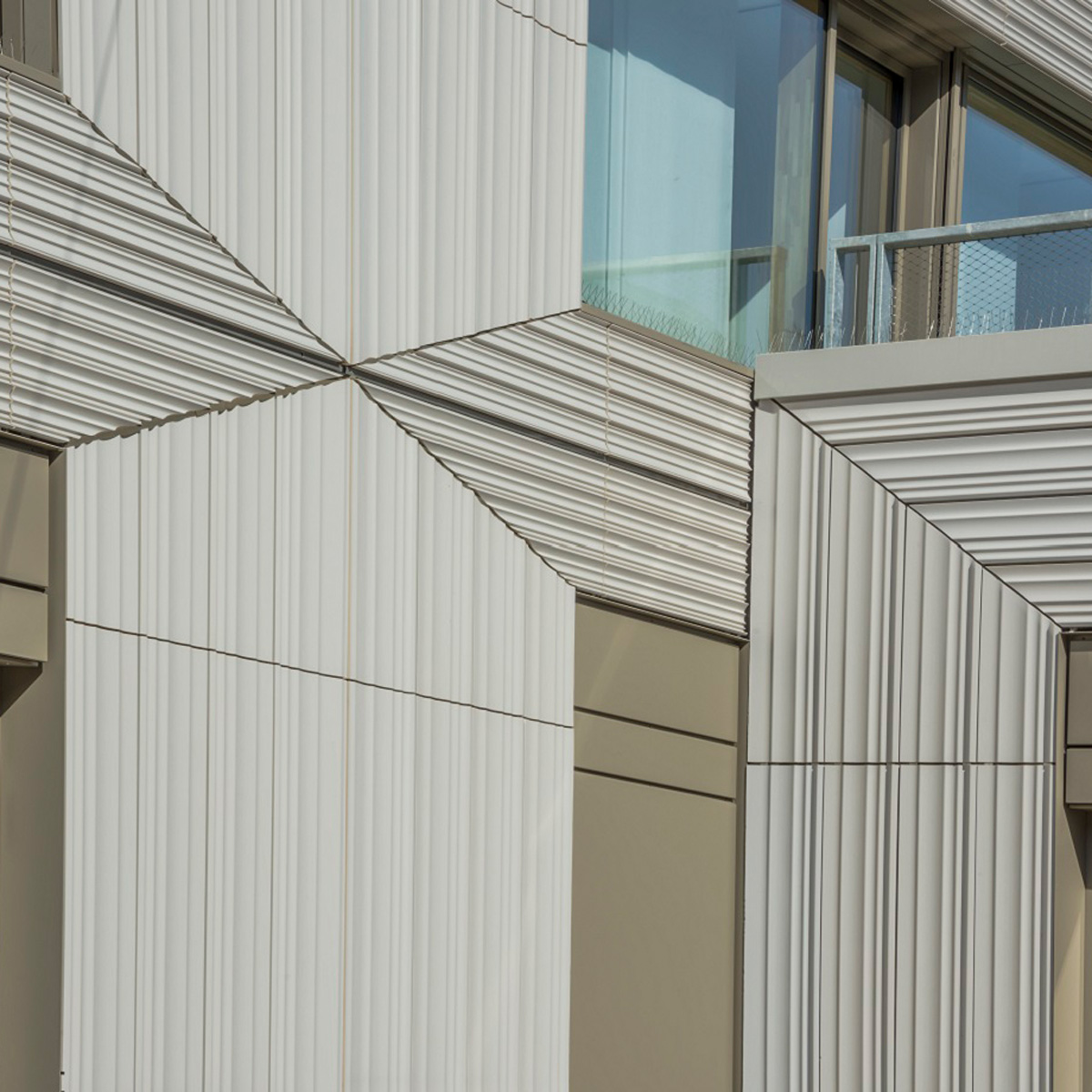 Moeding Keramikfassaden GmbH - ALPHATON Sonderform, gewellt | Free CAD ...